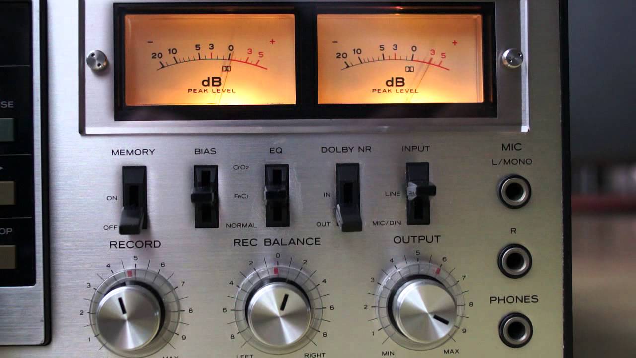 TEAC A-700 in operation - YouTube
