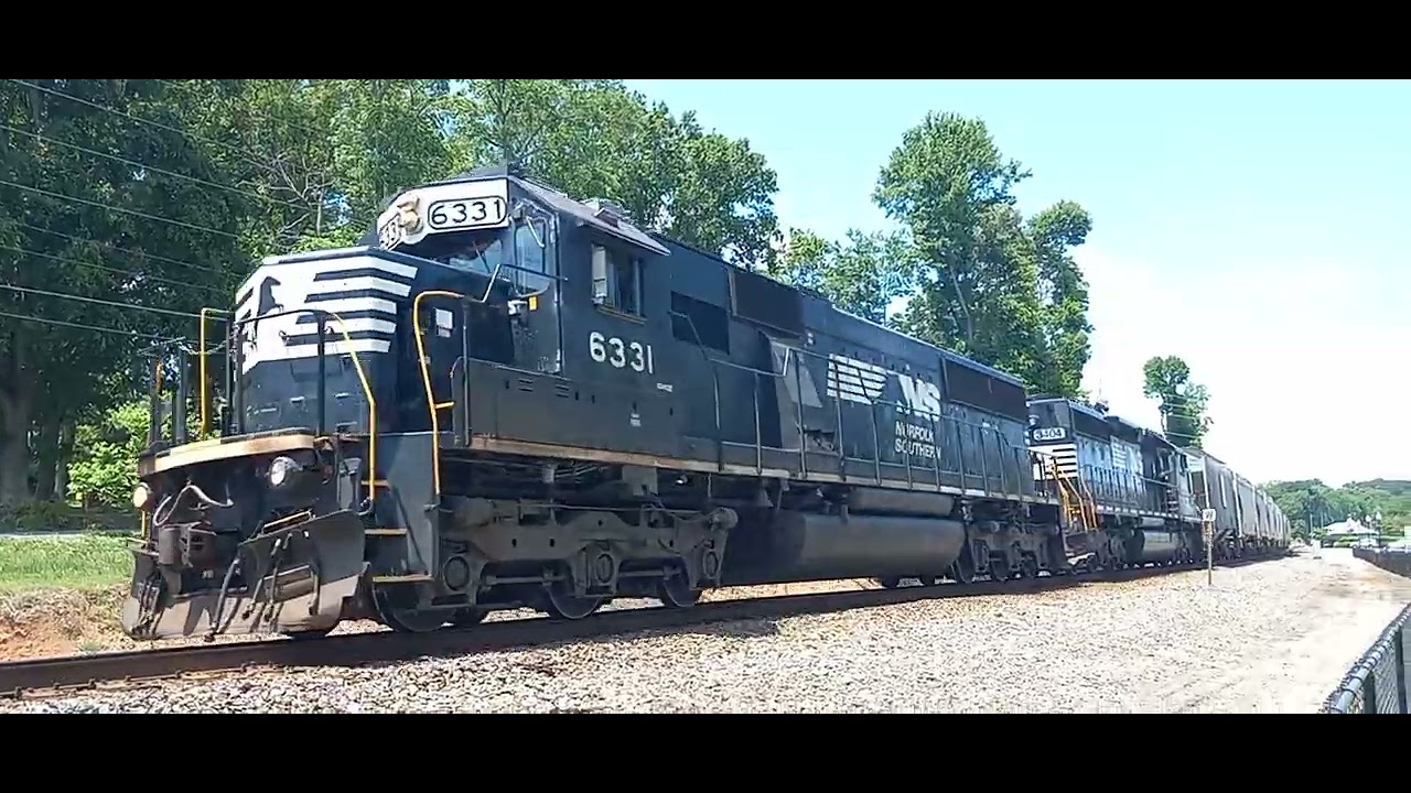 NS P51 SB with NS 6331 SD40E and NS 3404 SD40-2 - YouTube