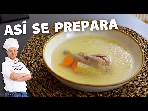 Caldo de pollo o gallina con verduras receta tradicional italiana