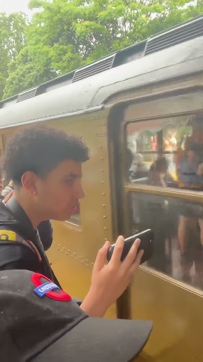 Parade Of Trains R1 Leaving At Kings Hwy - YouTube