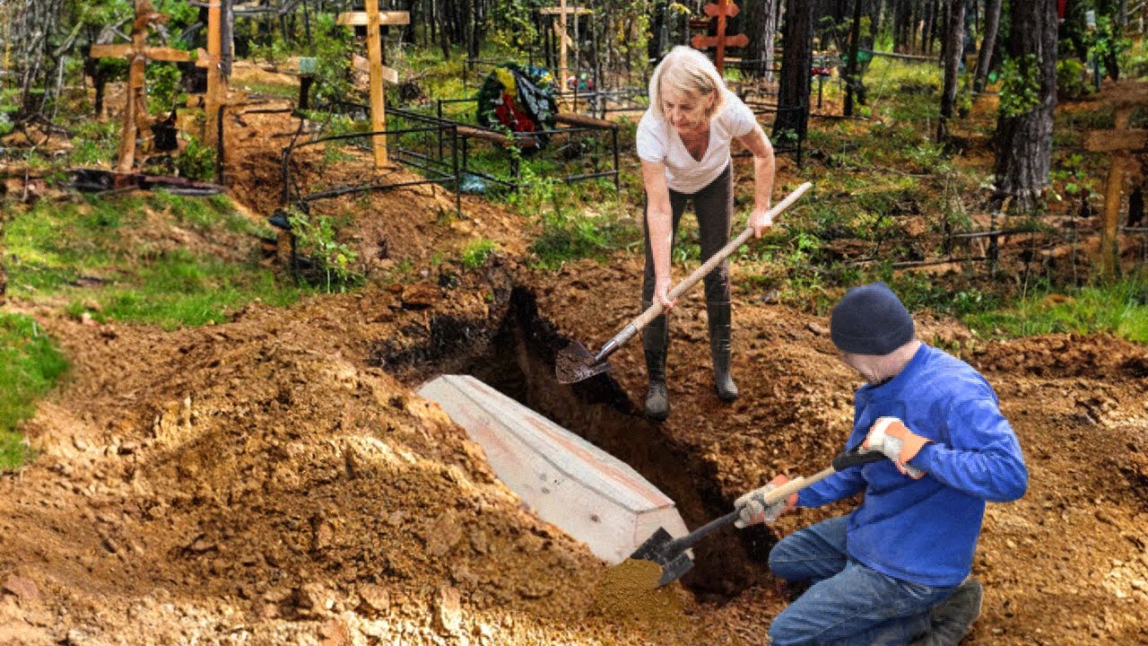 Desperate Mum Dug Up The Fresh Grave Of Her Soldier Son What Happened