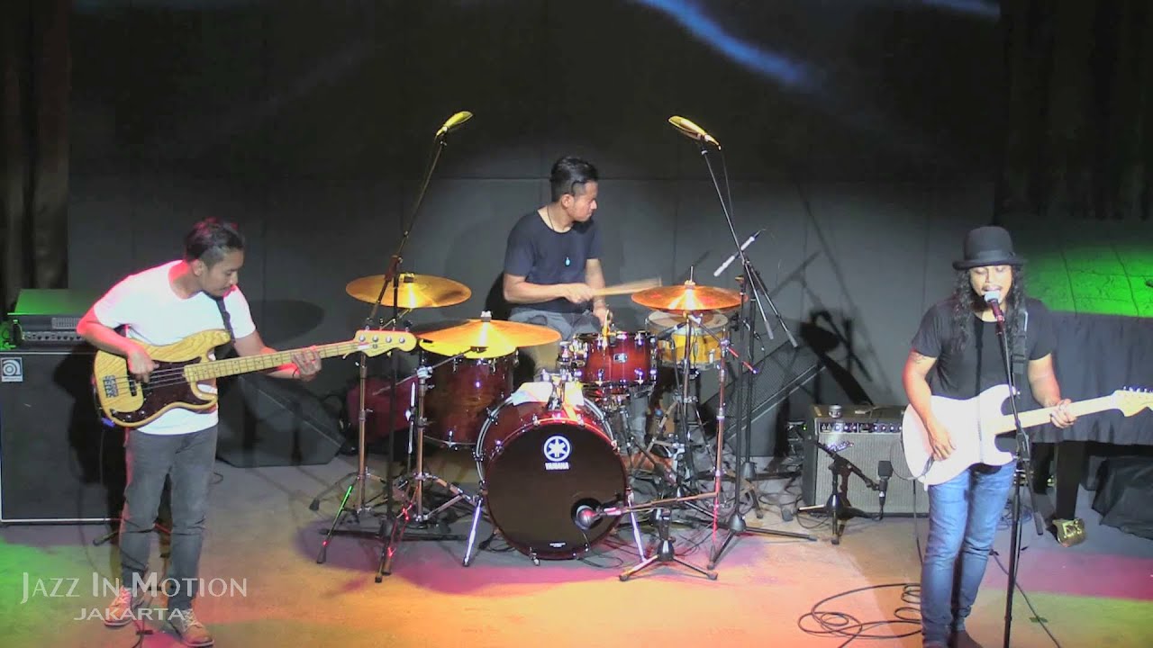 Gugun Blues Shelter - Mission @ Motion Blue Jakarta 28/5/16 [HD] - YouTube
