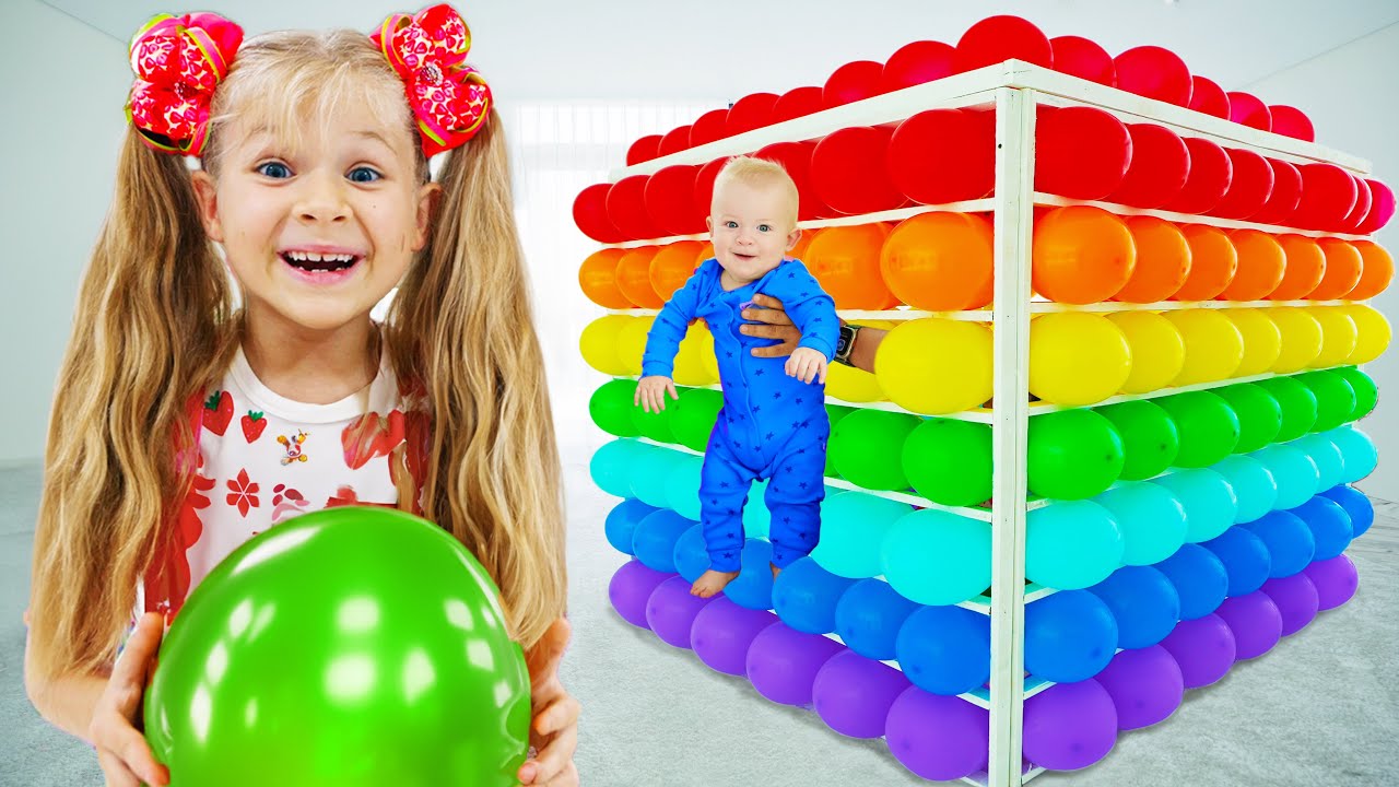 Diana và Roma Balloon Cube Challenge tiếng việt - YouTube