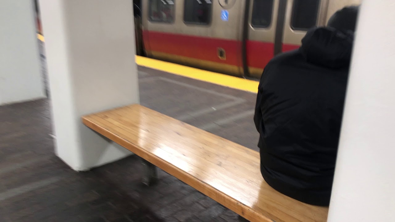 Two MBTA red line trains at Park Street - YouTube