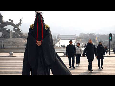 The Public Is Shocked by This Giant Hanfu Costume! Street Reactions 💕