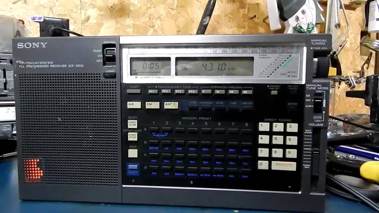 Sony icf-2010 pll synthesized Receiver*find repair* - YouTube