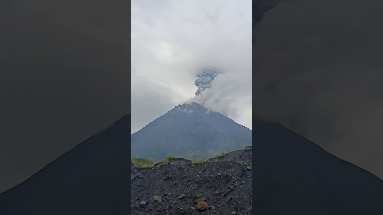 Wedus gembel erupsi merapi - YouTube