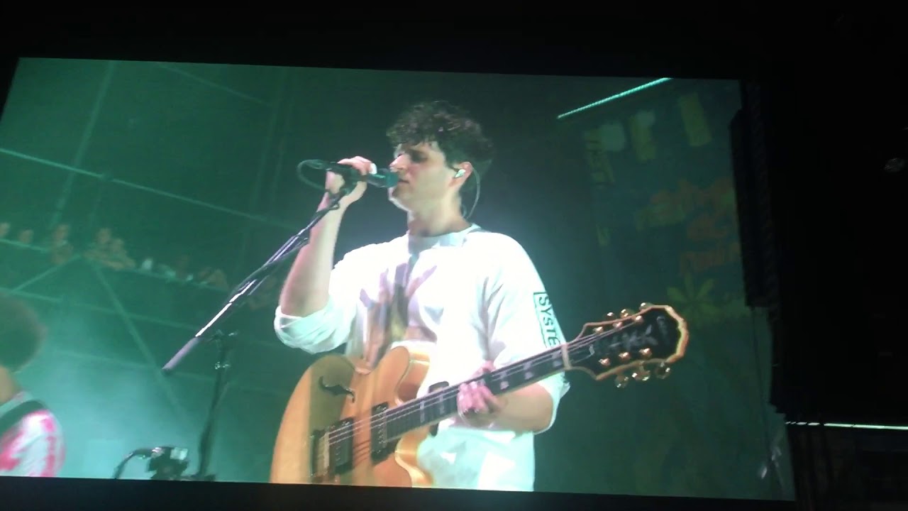 Hannah Hunt - Vampire Weekend Lollapalooza 2018 - YouTube