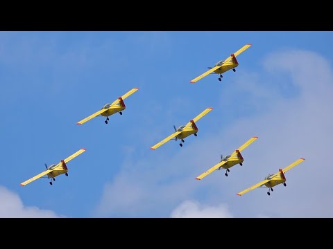 RNoAF Yellow Sparrows display | Sola Airshow 2024 - YouTube