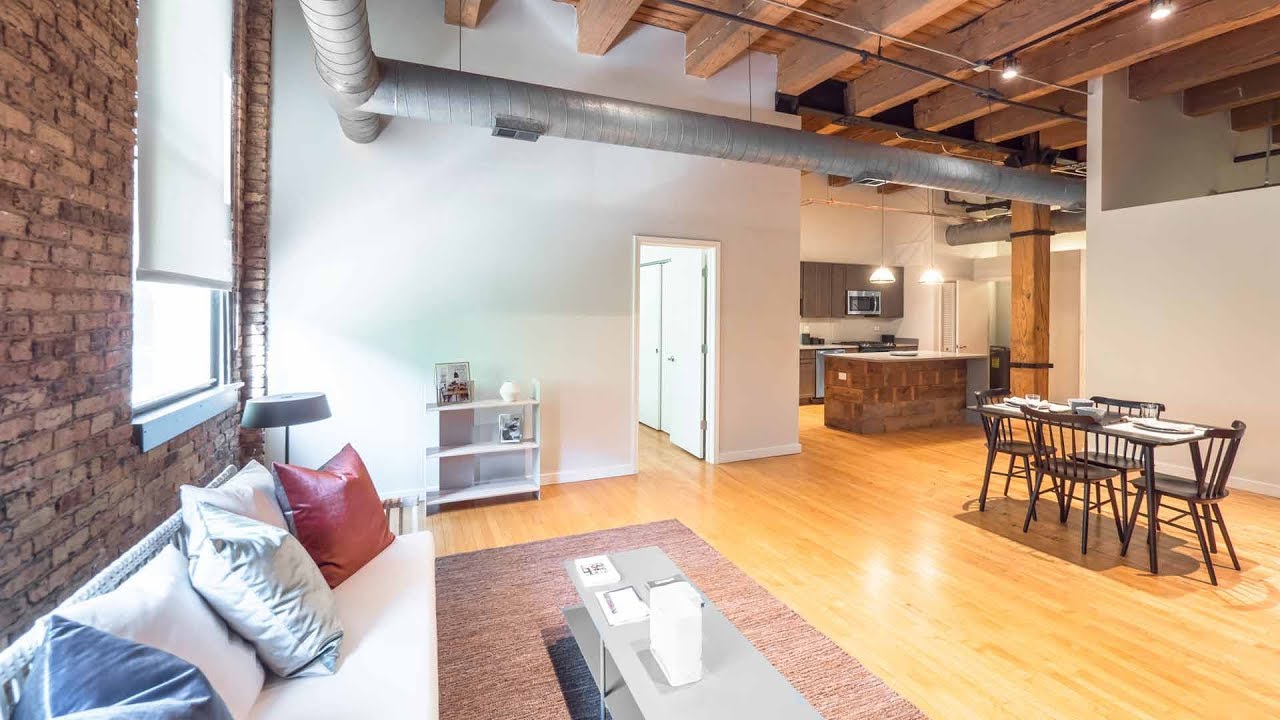 A dramatic West Loop 2-bedroom loft steps from Randolph Street ...