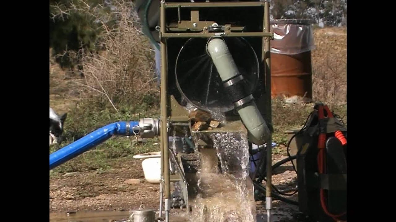 Trommel running clay - YouTube