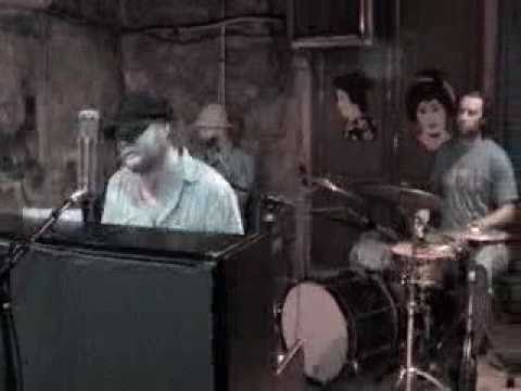 Tom Traubert's Blues - YouTube