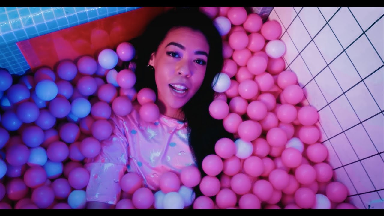 Kiani Alexandra -All Talk (Official Music Video) - YouTube