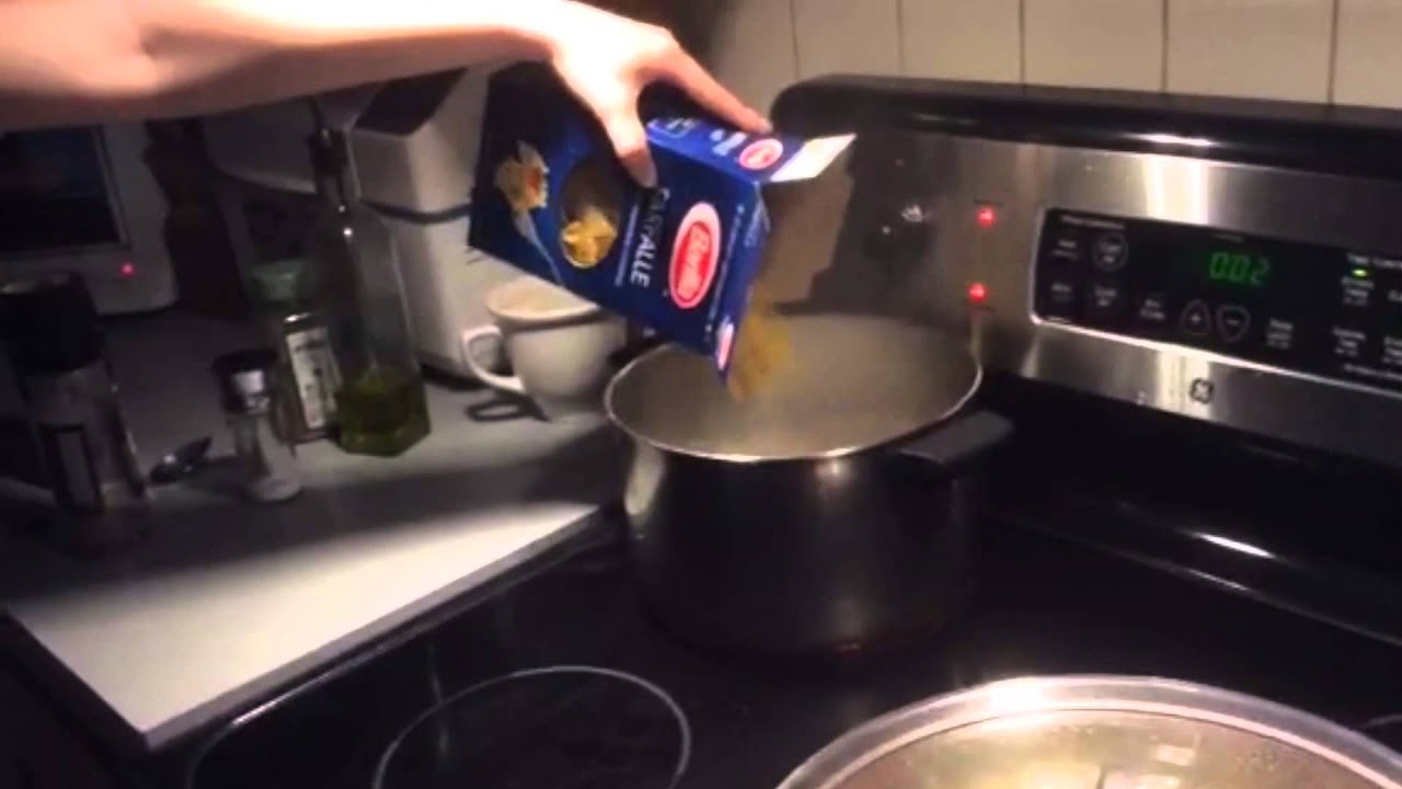 Maya Daley makes Dinner in Italian! (May 2015) - YouTube
