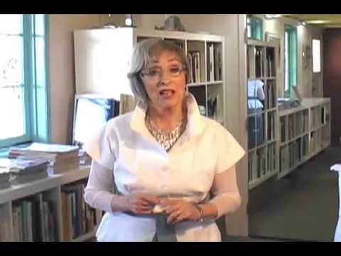 Carla Mathis: Voice quality, body movement and your style - YouTube