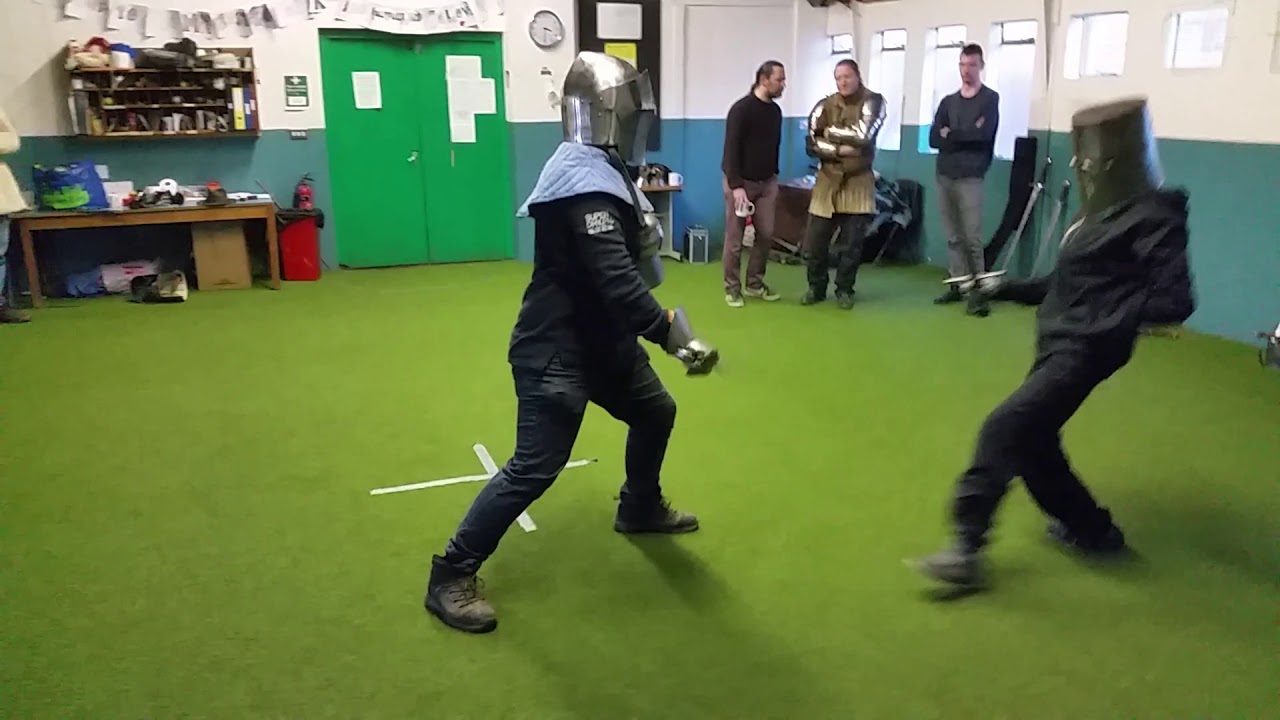 Medieval Combat Society Training Short vs Tall - YouTube