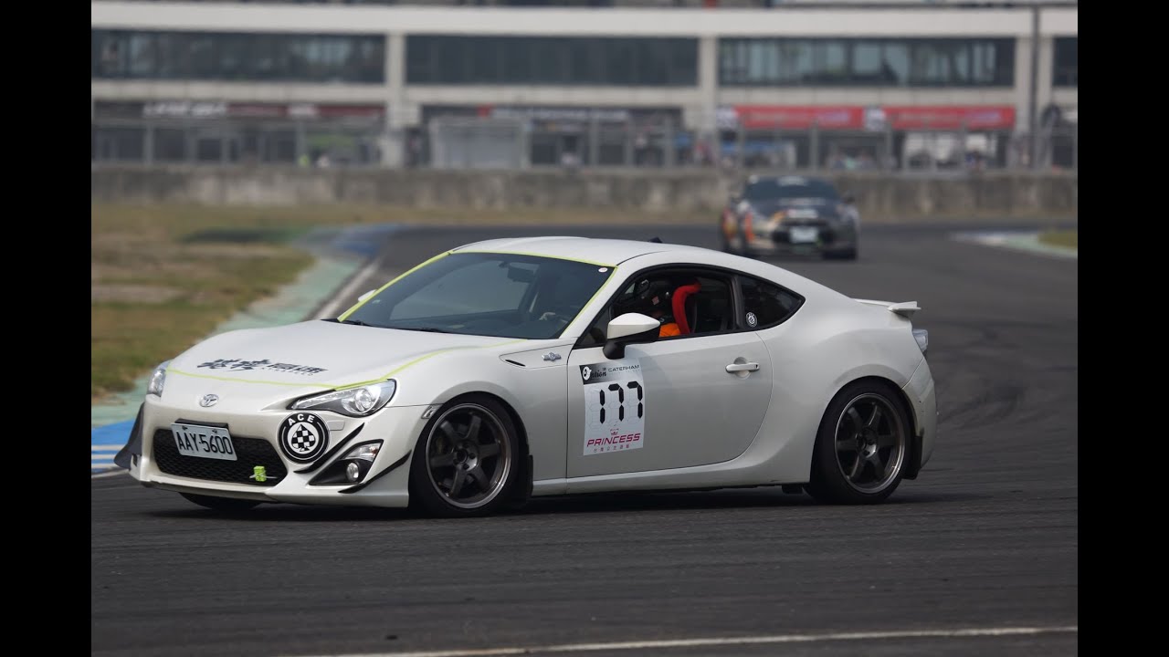 2015 Option Cup Time Attack GT86 - YouTube