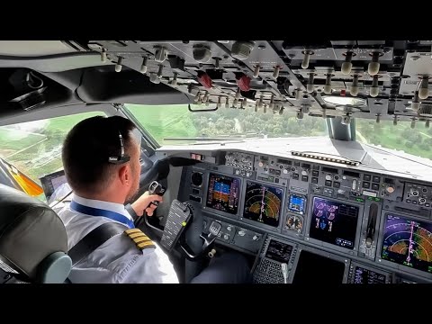 Boeing 737-800 EPIC Gusty Crosswind Landing Madrid RWY18L | Cockpit View