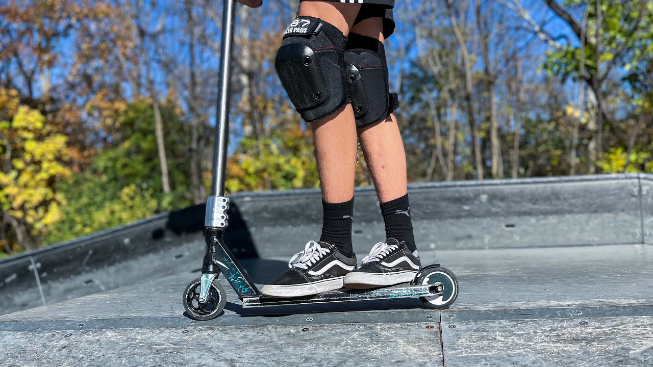 DOING CROSSFOOT SCOOTER TRICKS - YouTube