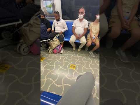 Metroya Binene Kadar Kör Taklidi Yapan Kadıköy Dilencisi Metroya Binince Hasılatı Saydı