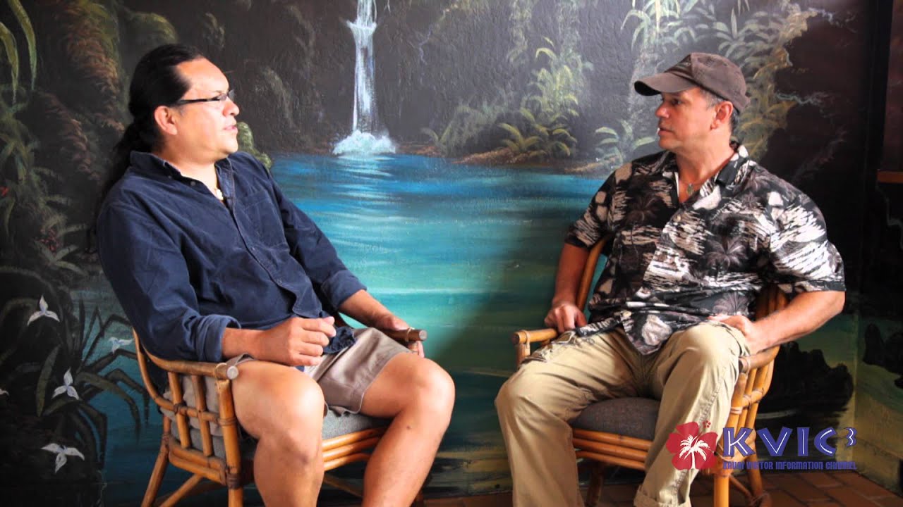 Hanalei Muralist Curtis Cabral Interviewed by Patrick Ching - KVIC-TV, myKauai.com - YouTube