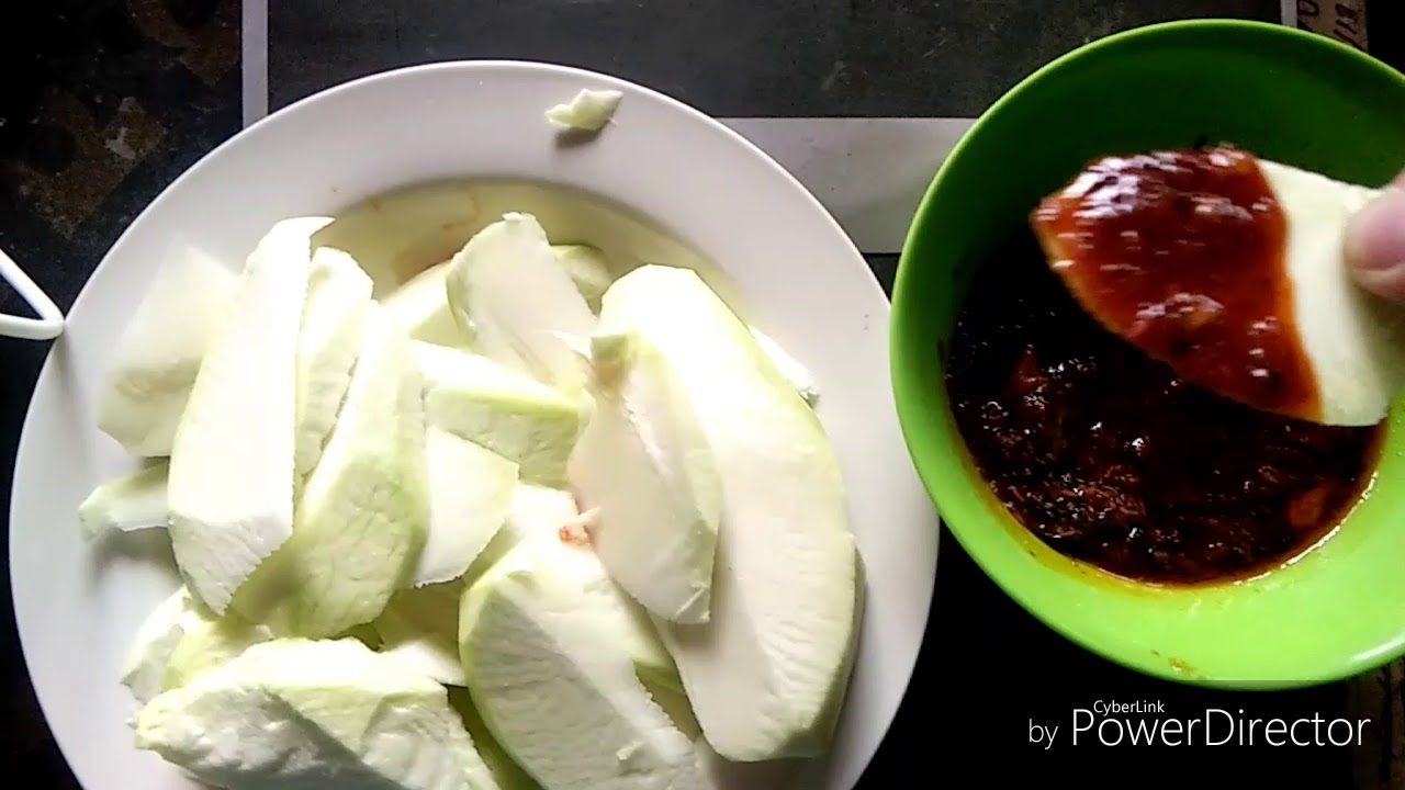 Green Mango dipped on Alamang (shrimp paste) - YouTube