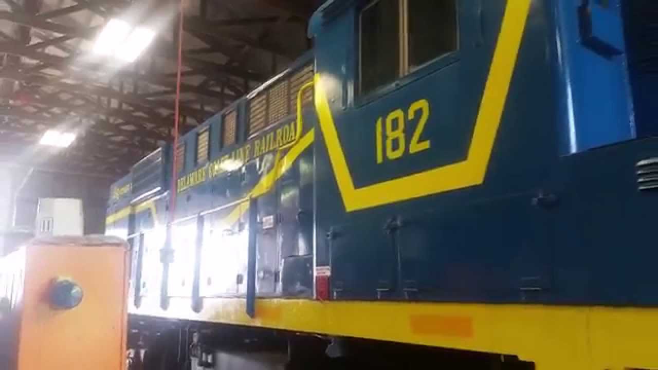 Starting an MLW RS-18 - YouTube