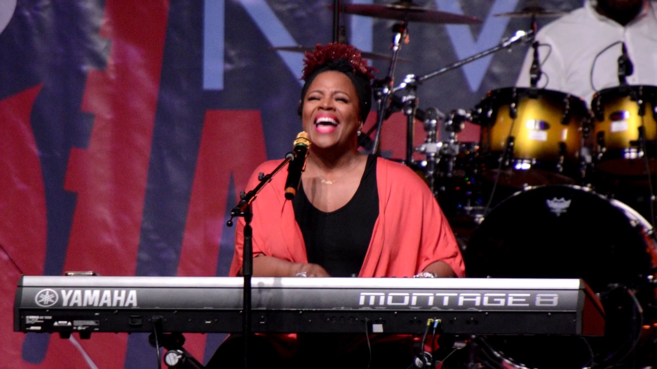 The Music Mix with Leslie Renee "Avery Sunshine" - YouTube