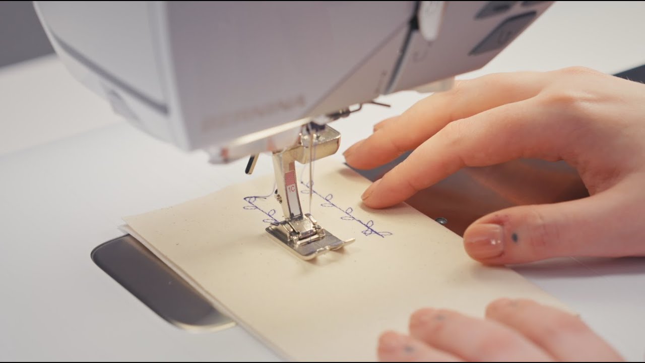 BERNINA 990 – How to customize stitch patterns - YouTube