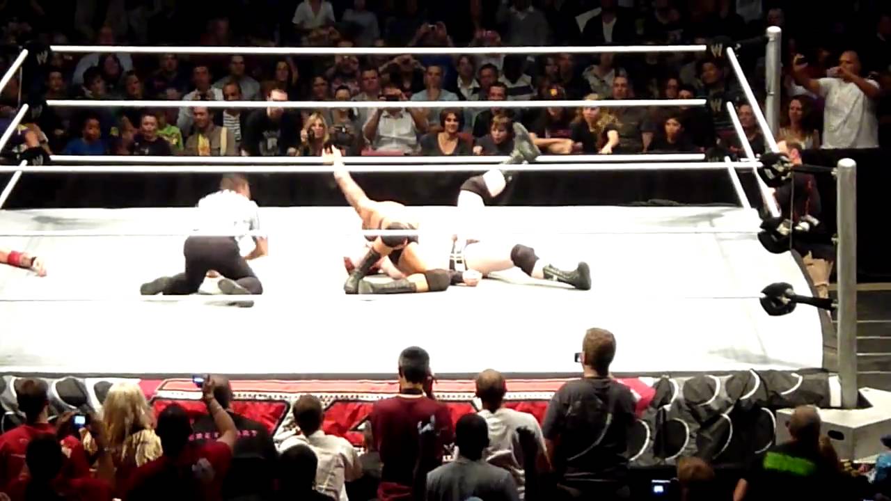 WWE France 25 sept 2010 - Randy Orton : double RKO - YouTube