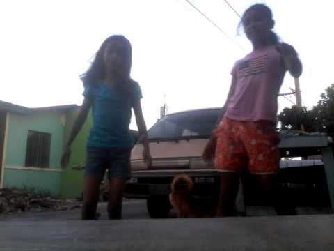 Sarah and maemae dancing twerk it like miley