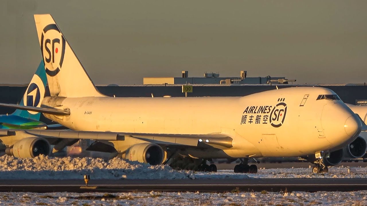 BOEING 747 DEPARTURE during SUNSET with SNOW (4K) - YouTube