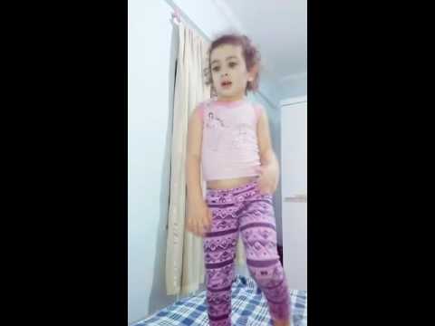 Sofia dançando!