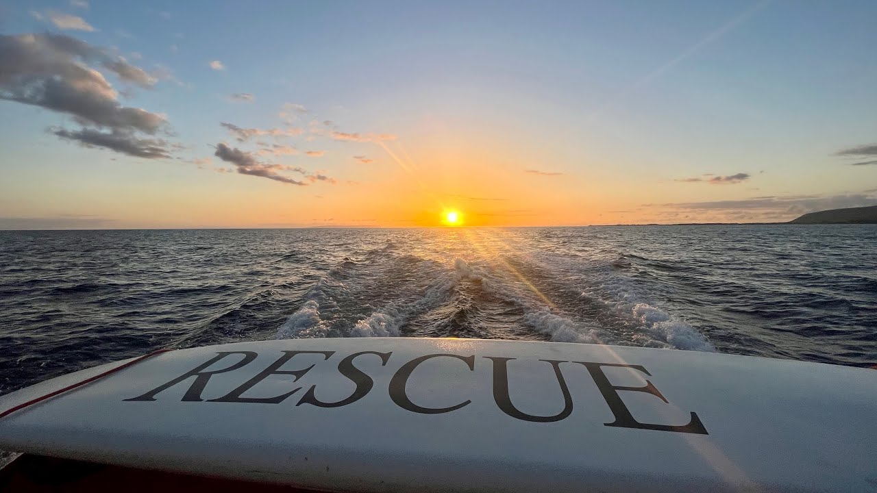 🌅 Sunset over the Pacific Ocean 🌊 with Captain Andy's Sailing ...
