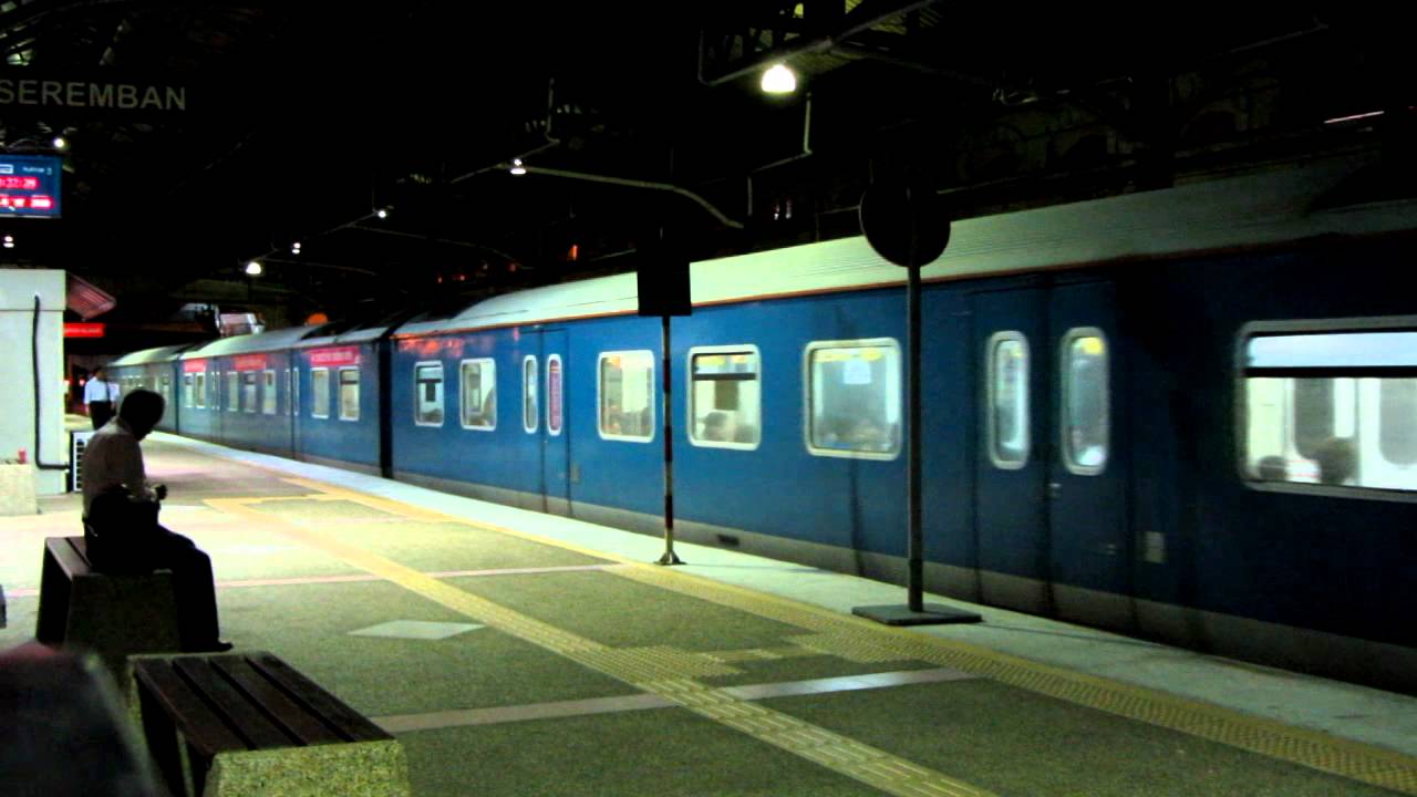 KTM Komuter Class 82 EMU 43 departing Kuala Lumpur (» Pelabuhan Klang ...