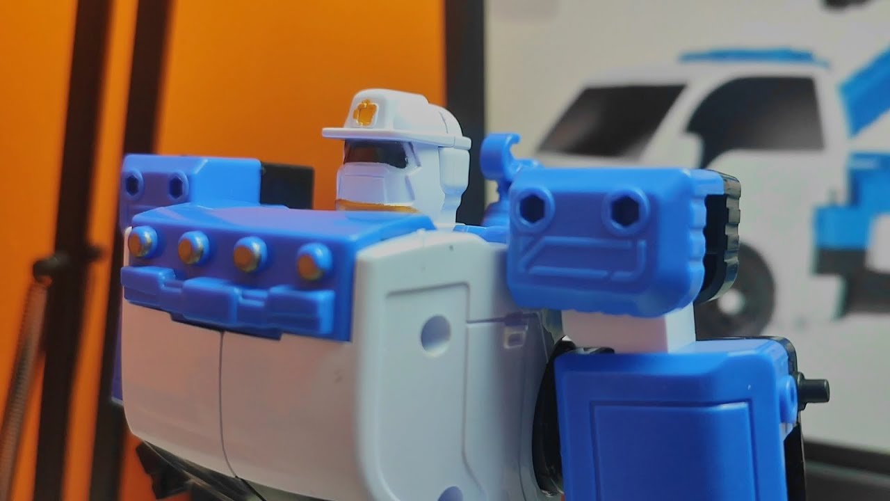 TRUCK TRANSFORMER TOOBOTT CARA MENGUBAH TRUK DEREK JADI ROBOT. - YouTube