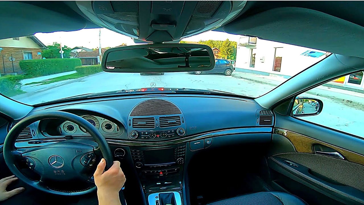 MERCEDES E270 CDI | City driving - YouTube