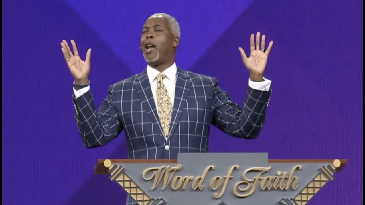 🔥 Bishop Dale Bronner Goes COGIC!!!! - Encourage Yourself Praise Break ...