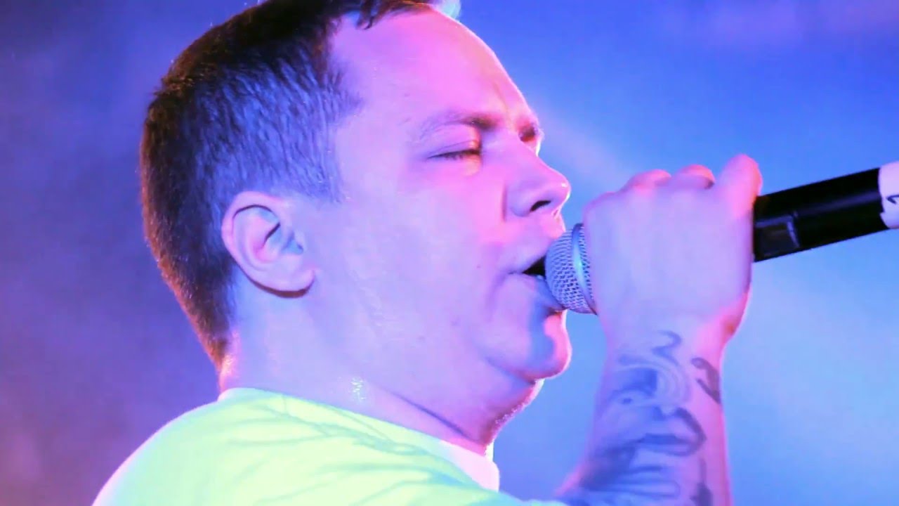 KLISH x Sorte Beats Brøstsmerta LIVE - YouTube