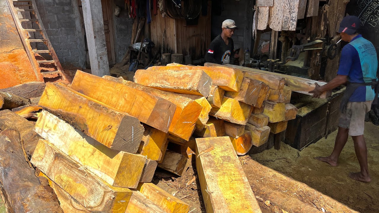 Multiply Your Profits!! Sawing Exotic Fiber Jackfruit Wood for Joglo ...
