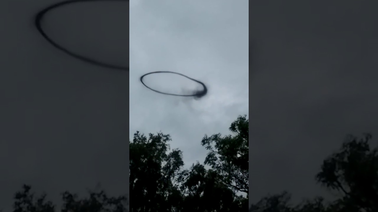 Huge Black Smoke Ring in sky over Windsor - 28th May 2017 - YouTube
