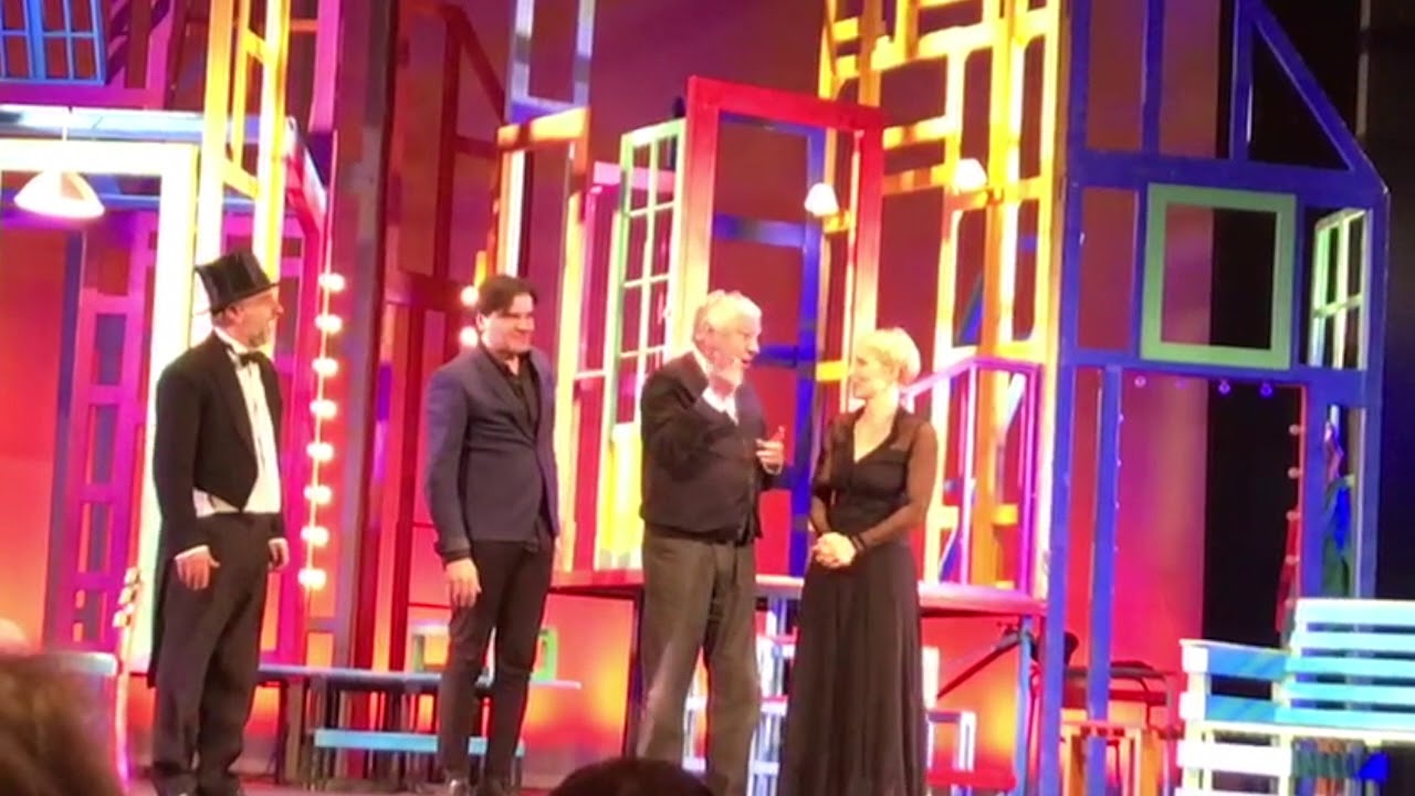 PIERRE CHESNOT in Italia TEATRO CARCANO di Milano per ALLE 5 DA ME ...