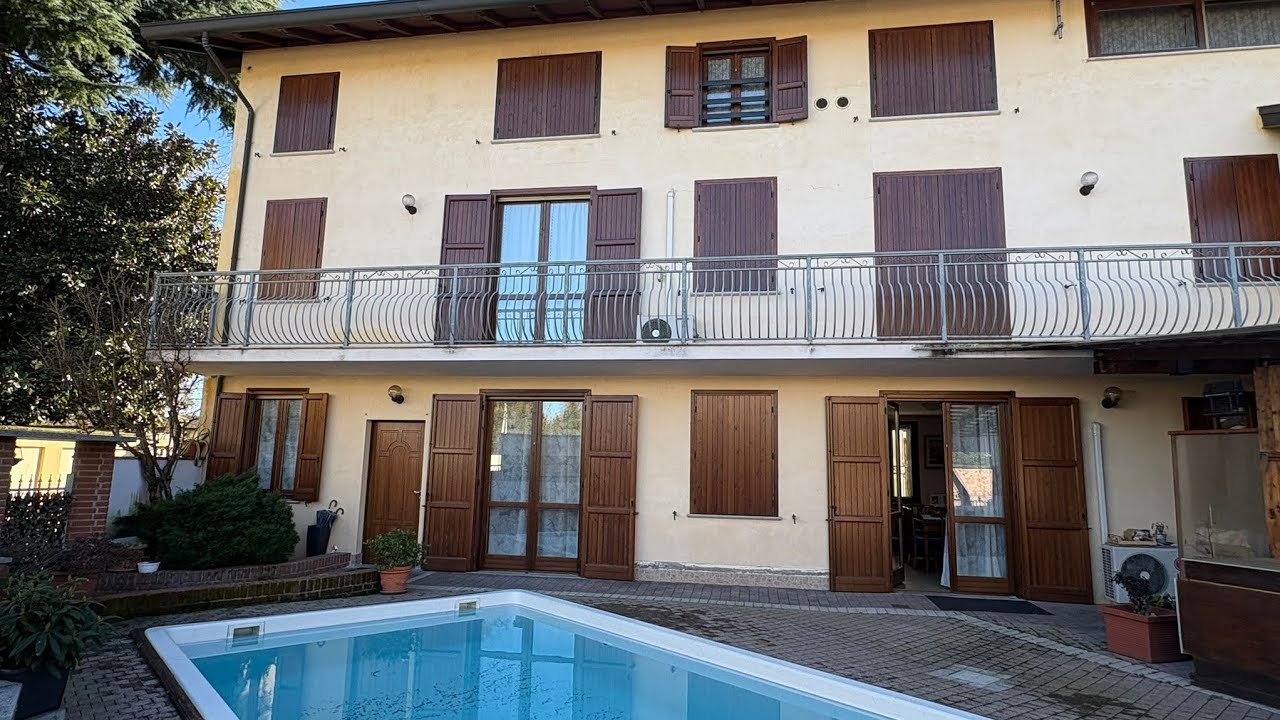 Vigevano, Villa di pregio con piscina e box triplo € 510.000 - YouTube