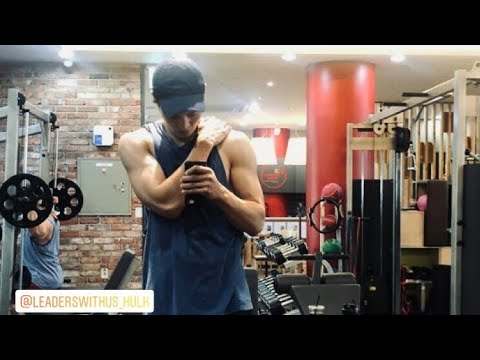 주원 JOO WON and his EXPLOSIVE Muscles part 1 - YouTube