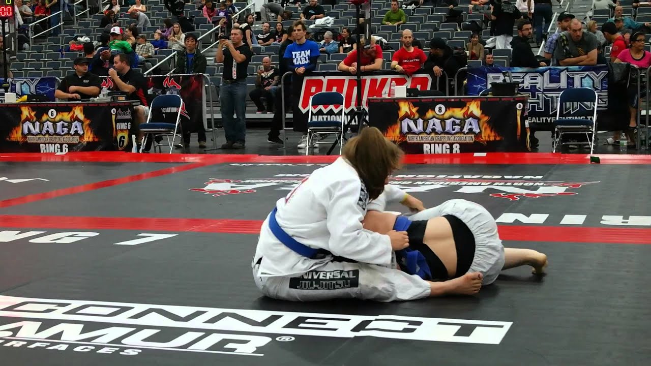 Erin Locke - NAGA 2013 - Portland, OR - Gi - Match - YouTube