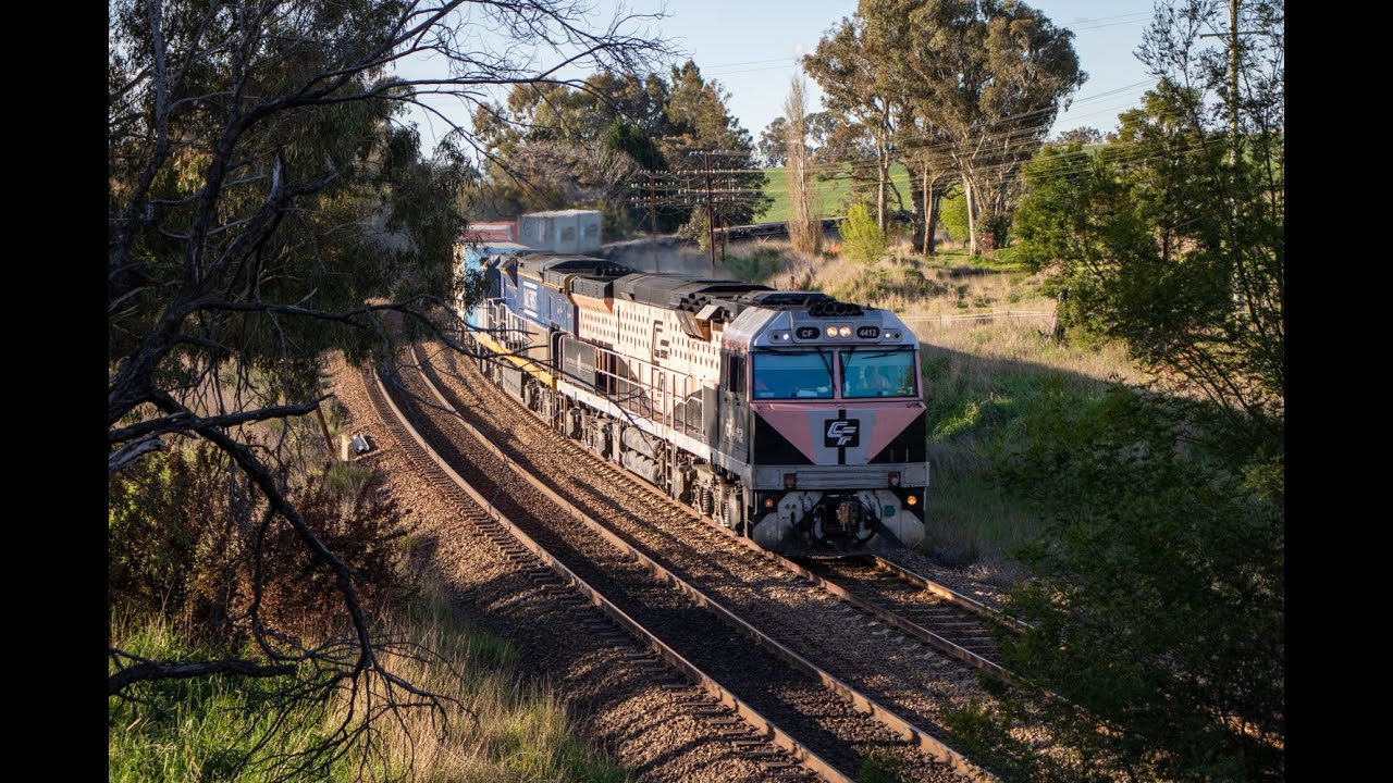 Trackside: Trains in Southern NSW including Pacific National and QUBE ...