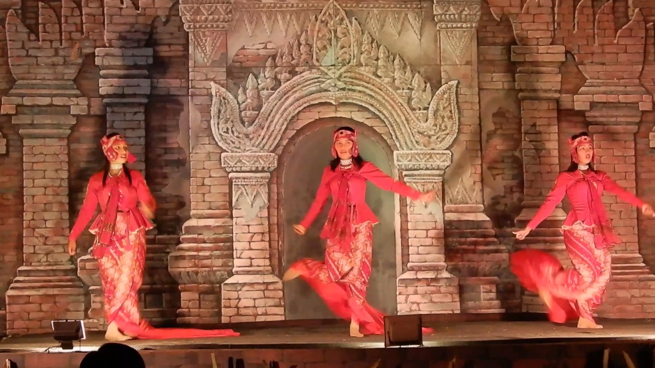 Myanmar Dance in Bagan - YouTube