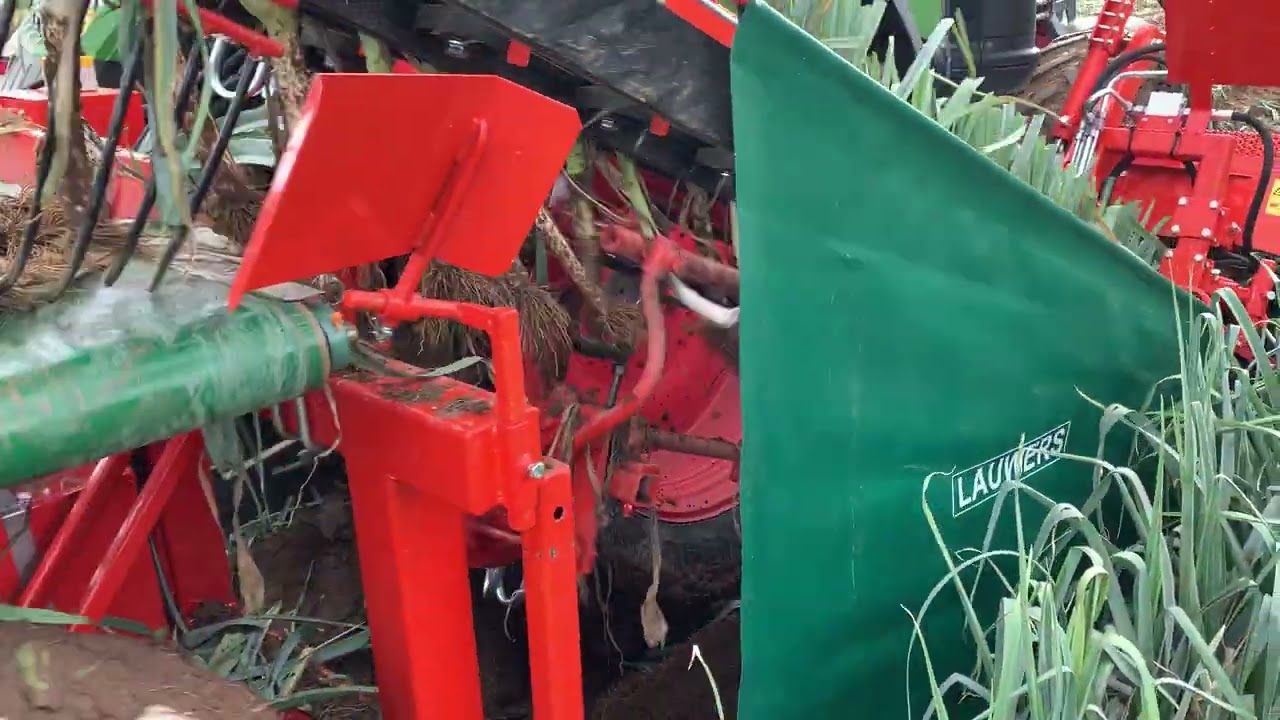 Lauch Erntemaschine Lauwers (Porree Roder) - YouTube