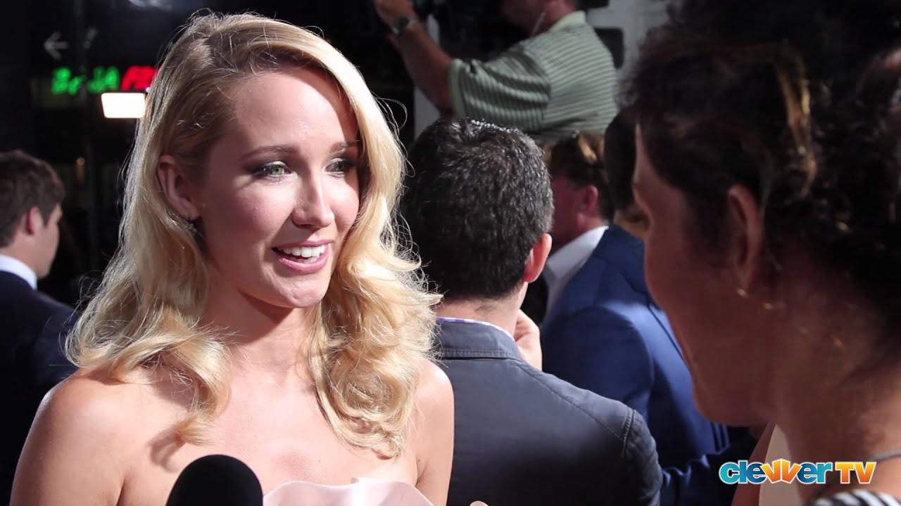 Anna Camp Interview - 'Pitch Perfect' Premiere - YouTube