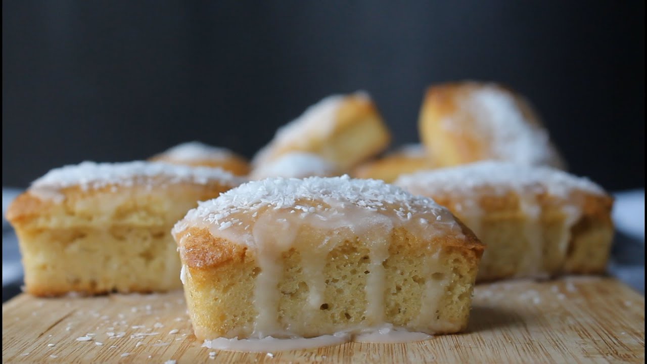 Ricetta Facile Mini Tortini Al Cocco e Glassa Al Limone - YouTube